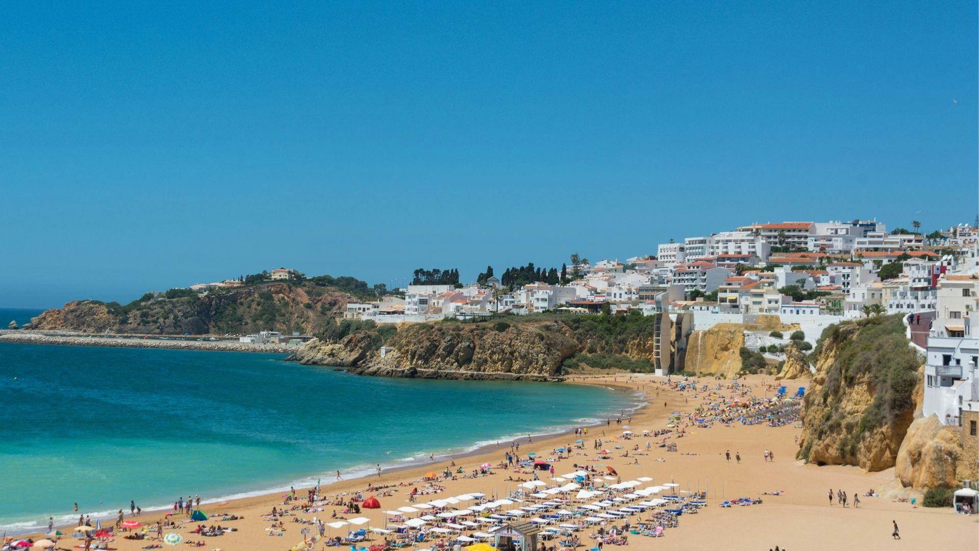 How to get to Mérida from Albufeira