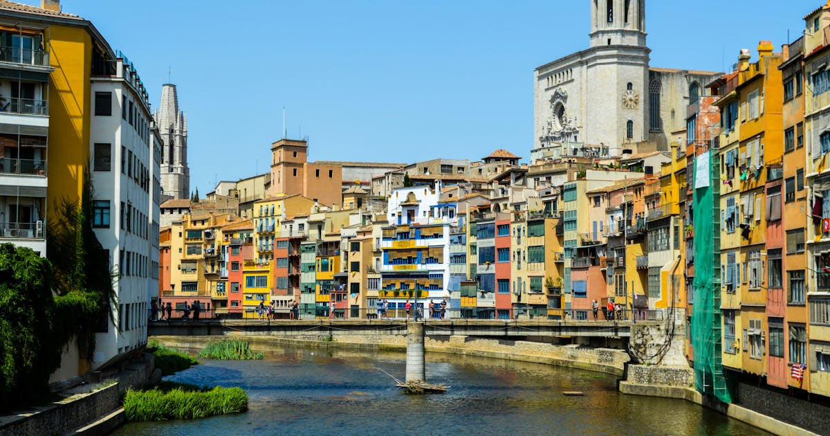 Train Perpignan to Girona from £24 | Busbud